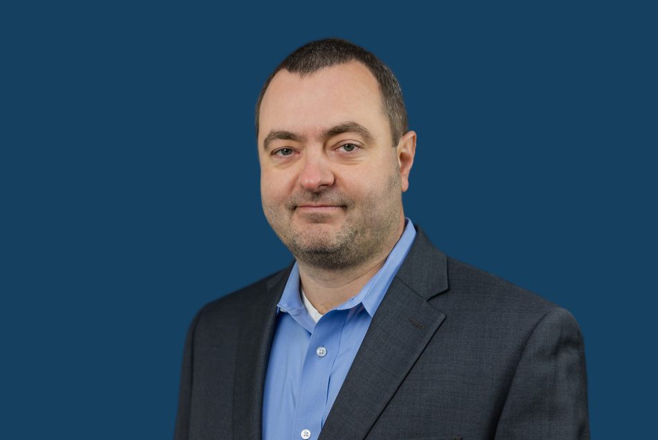 Robert M. Louth - Altieri